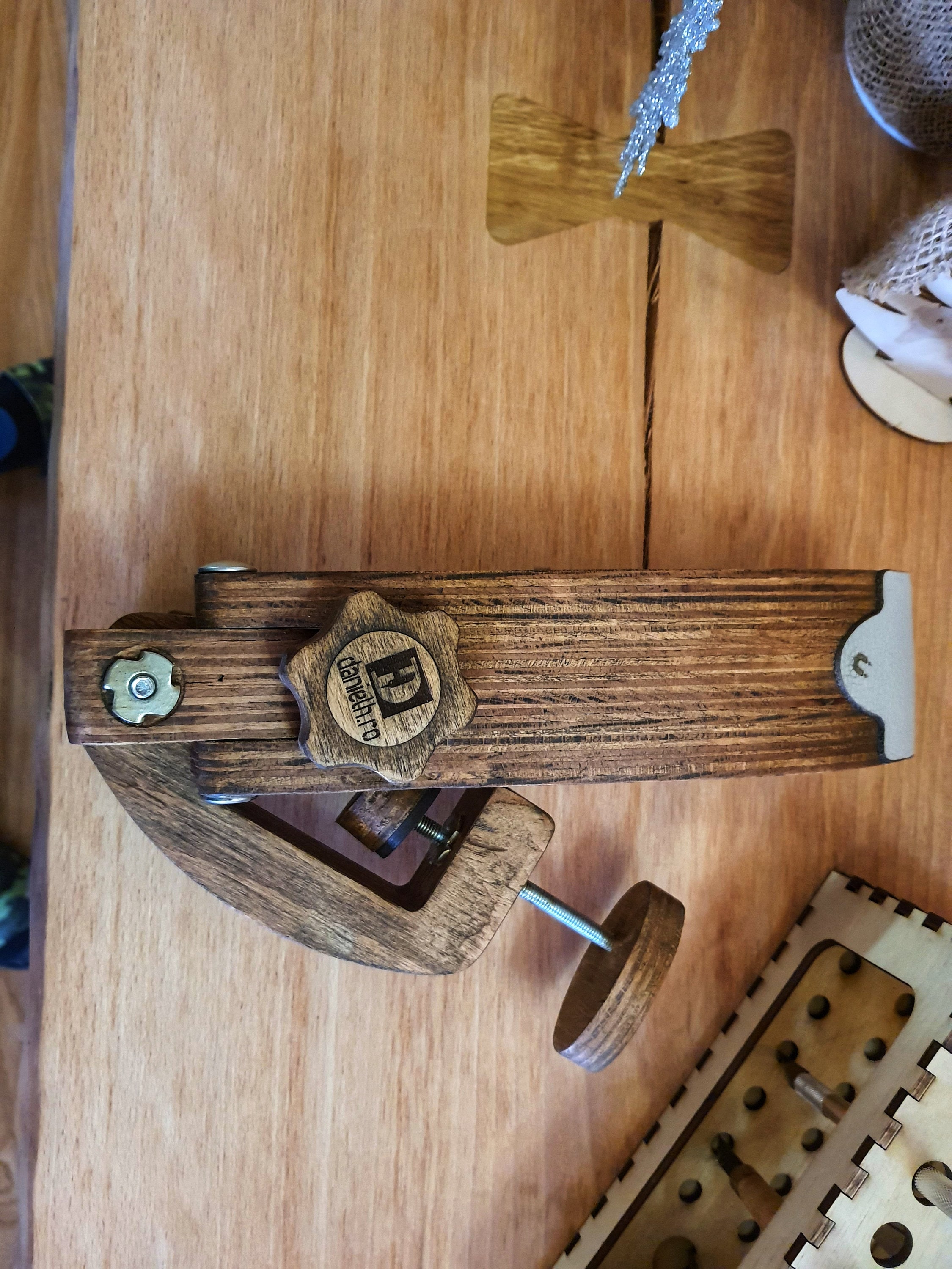 Leather Tool Stitching Pony - Stitching Clamp for Leatherwork - Leather ...