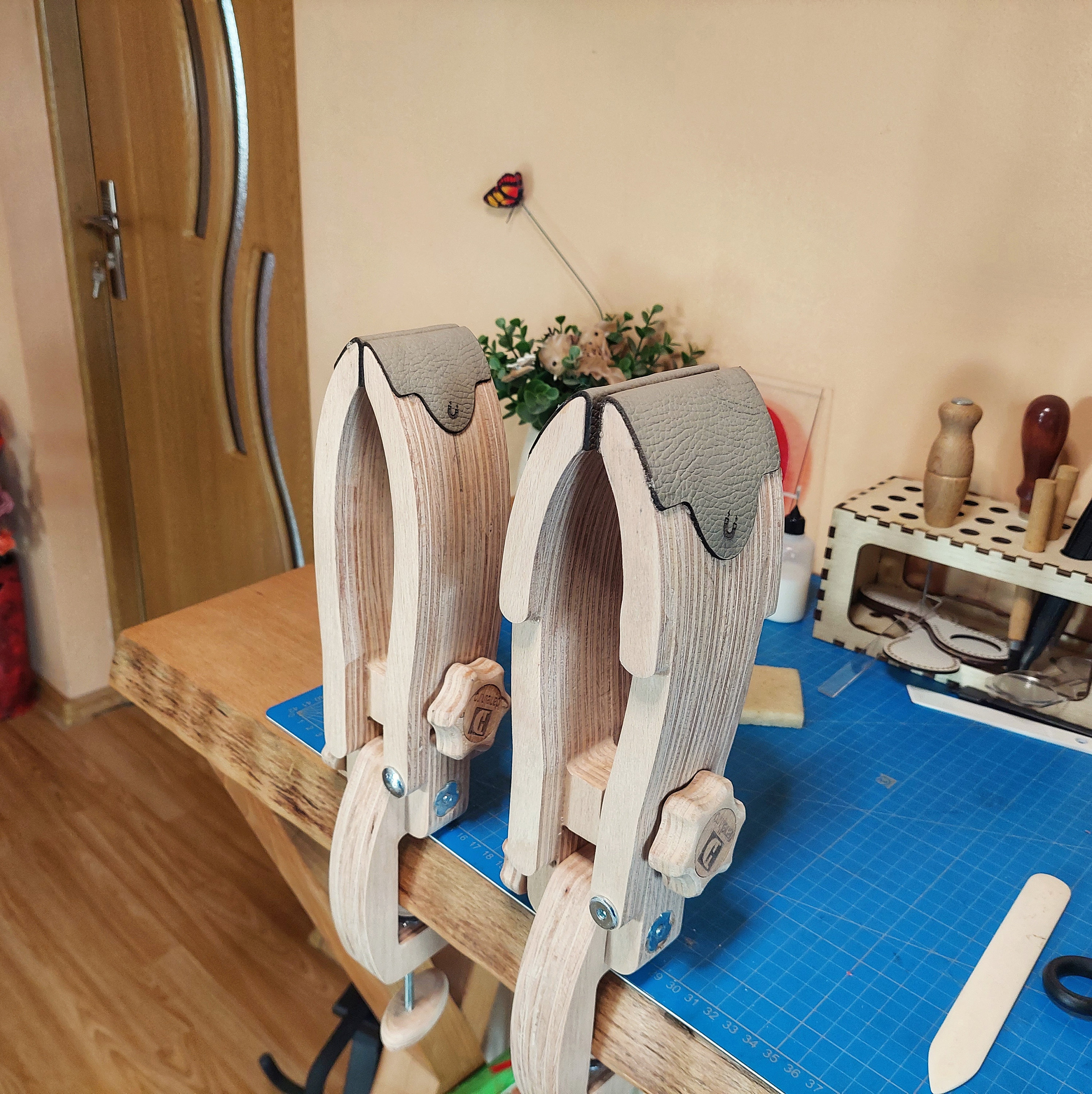 Wide JAW Lacing and Stitching Pony Stitching Clamp for Leatherwork ...