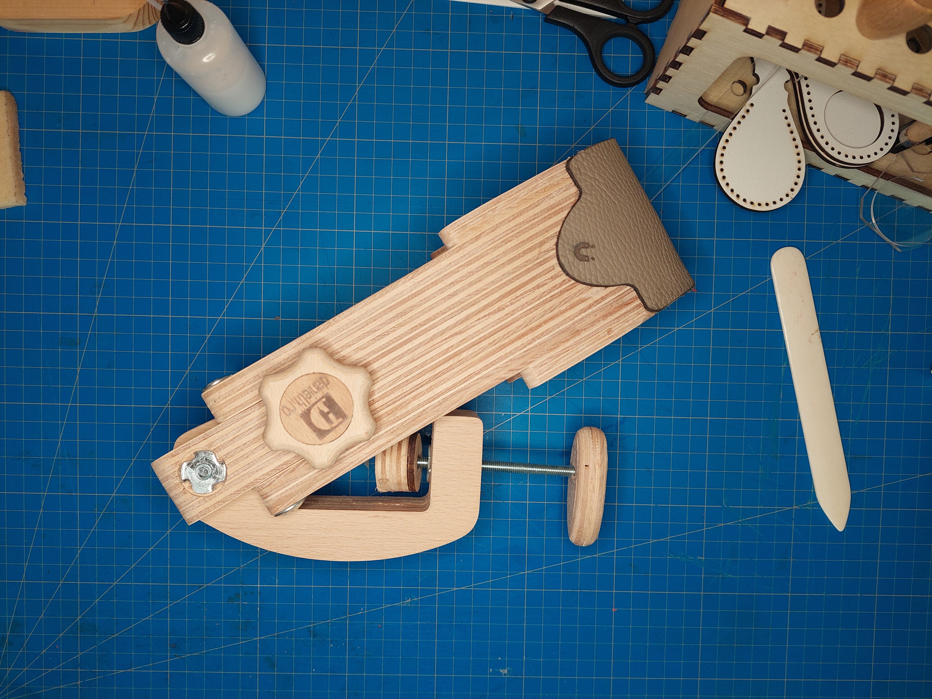 Wide JAW Lacing and Stitching Pony Stitching Clamp for Leatherwork ...