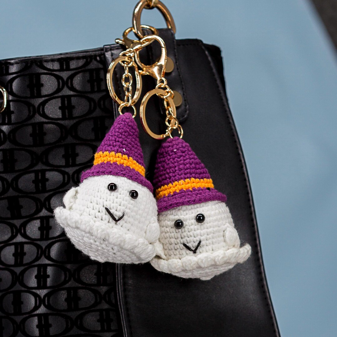Cute Crochet Ghost Keychain, Halloween Amigurumi Keyring, Adorable ...