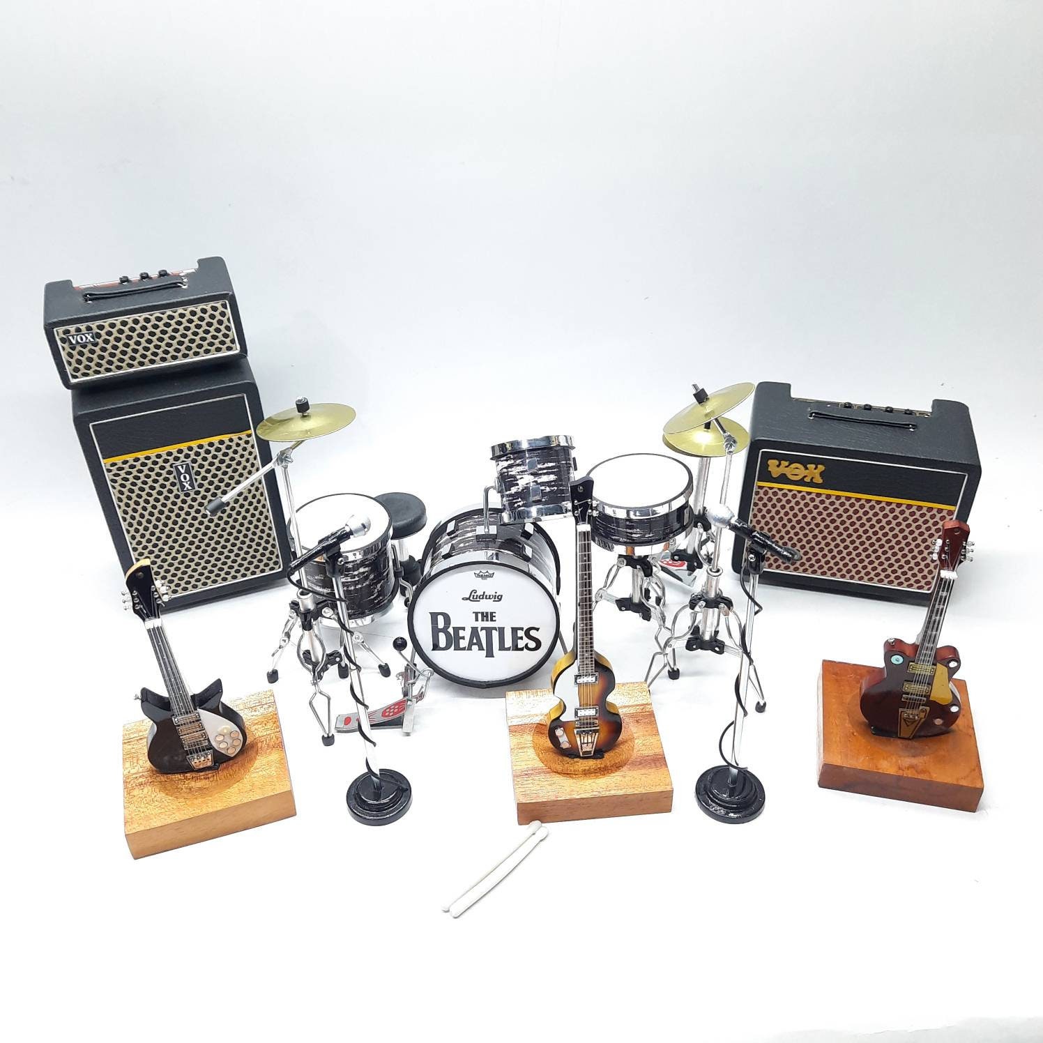 Miniature Drum Set the Beatlless Plus 3 Miniature Guitar Scala 1 : 12 ...