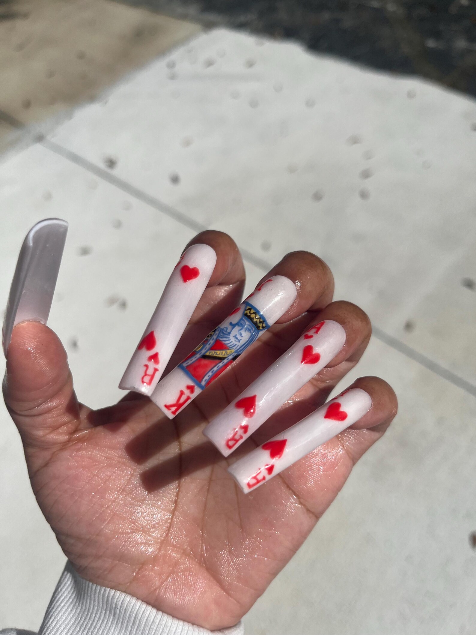 King/queen of Hearts Initial Acrylic Press on Nails | 3XL White King ...