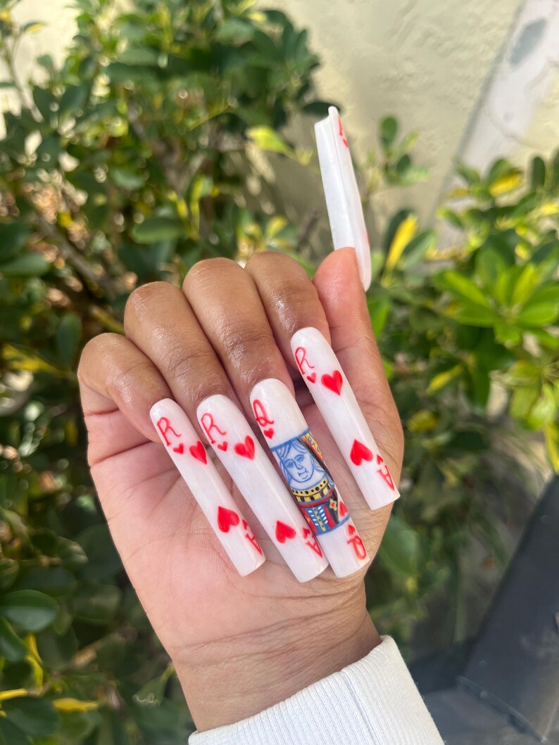 King/queen of Hearts Initial Acrylic Press on Nails | 3XL White King ...