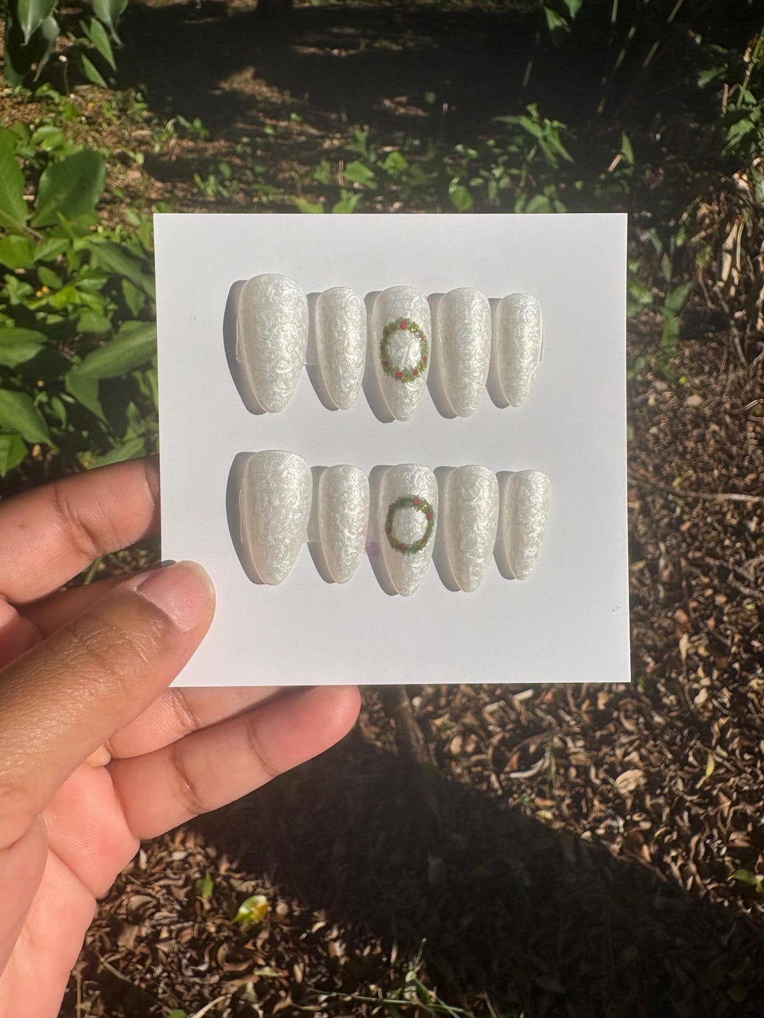 The Wreath Gel Press on Set | Medium Almond Christmas Wreath Press on ...