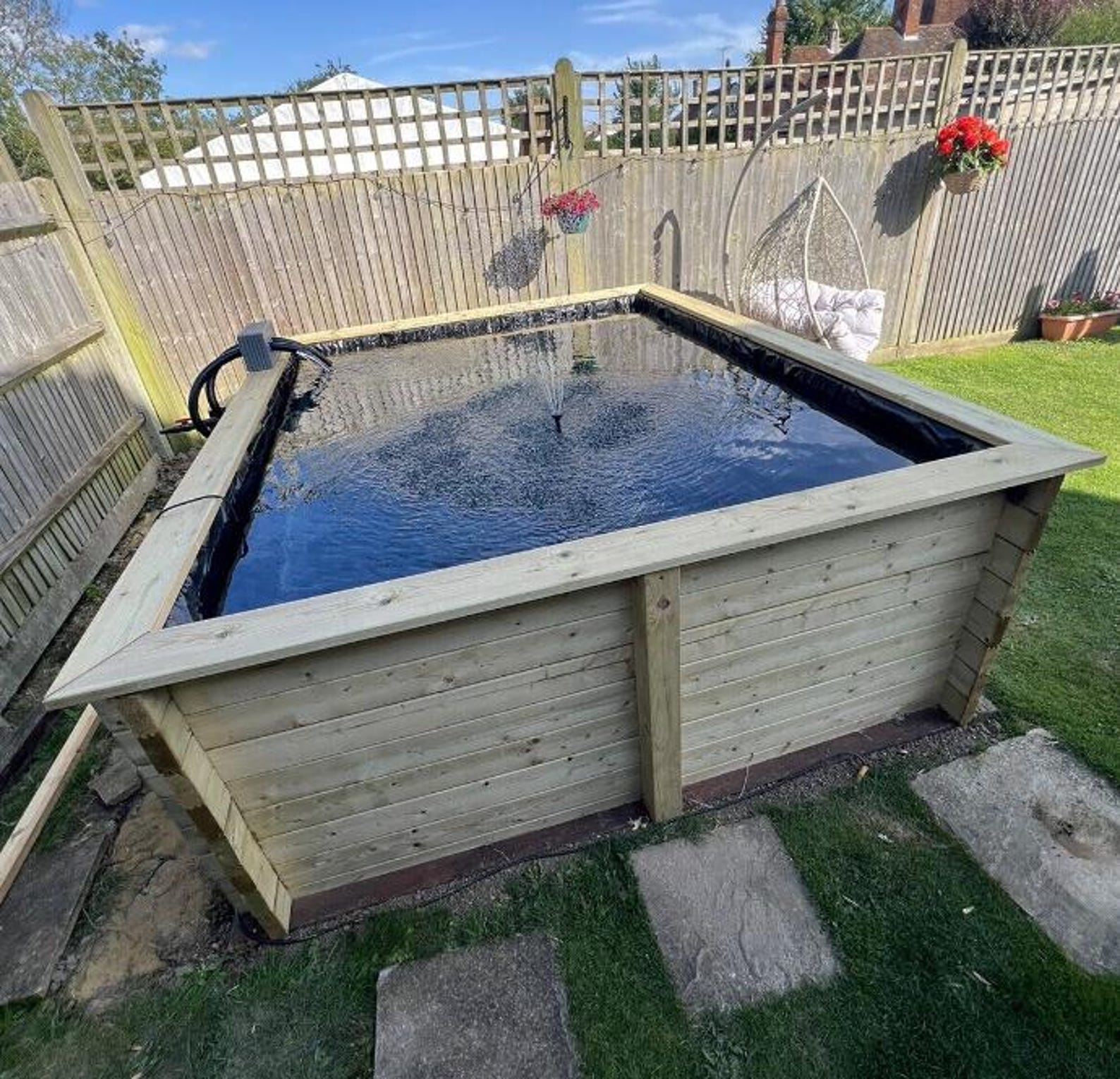 Heavy Duty Timber Garden Pond Kit: 44mm Tanalised Wood, 1000mm Deep ...