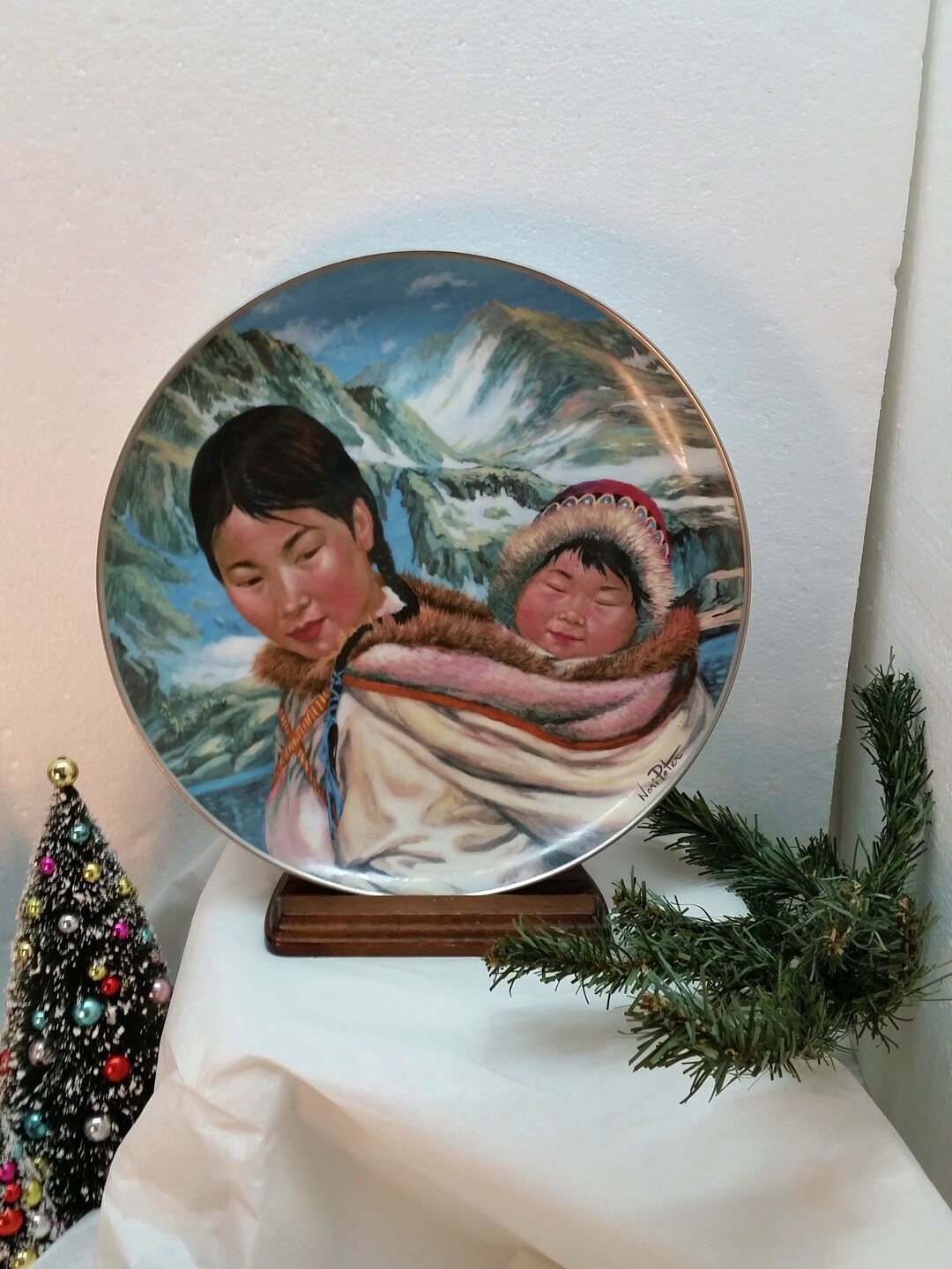 Inuit Nori Peters 'northern Lullaby' Porcelain Wall Plate: Inuit Art ...