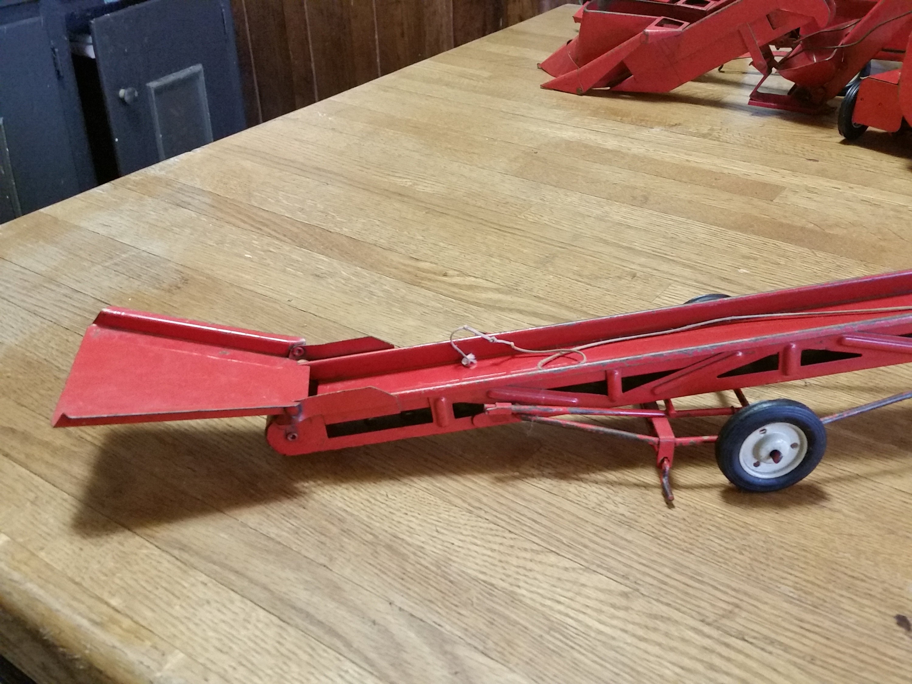 Tru Scale Vintage 1950's Hay or Grain Elevator Farm Toy, Pressed Steel ...