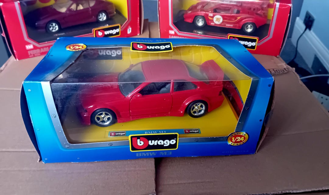 Burago BMW M3 Red 1:24 Scale Diecast Model M3 1988 Bburago Collectable ...