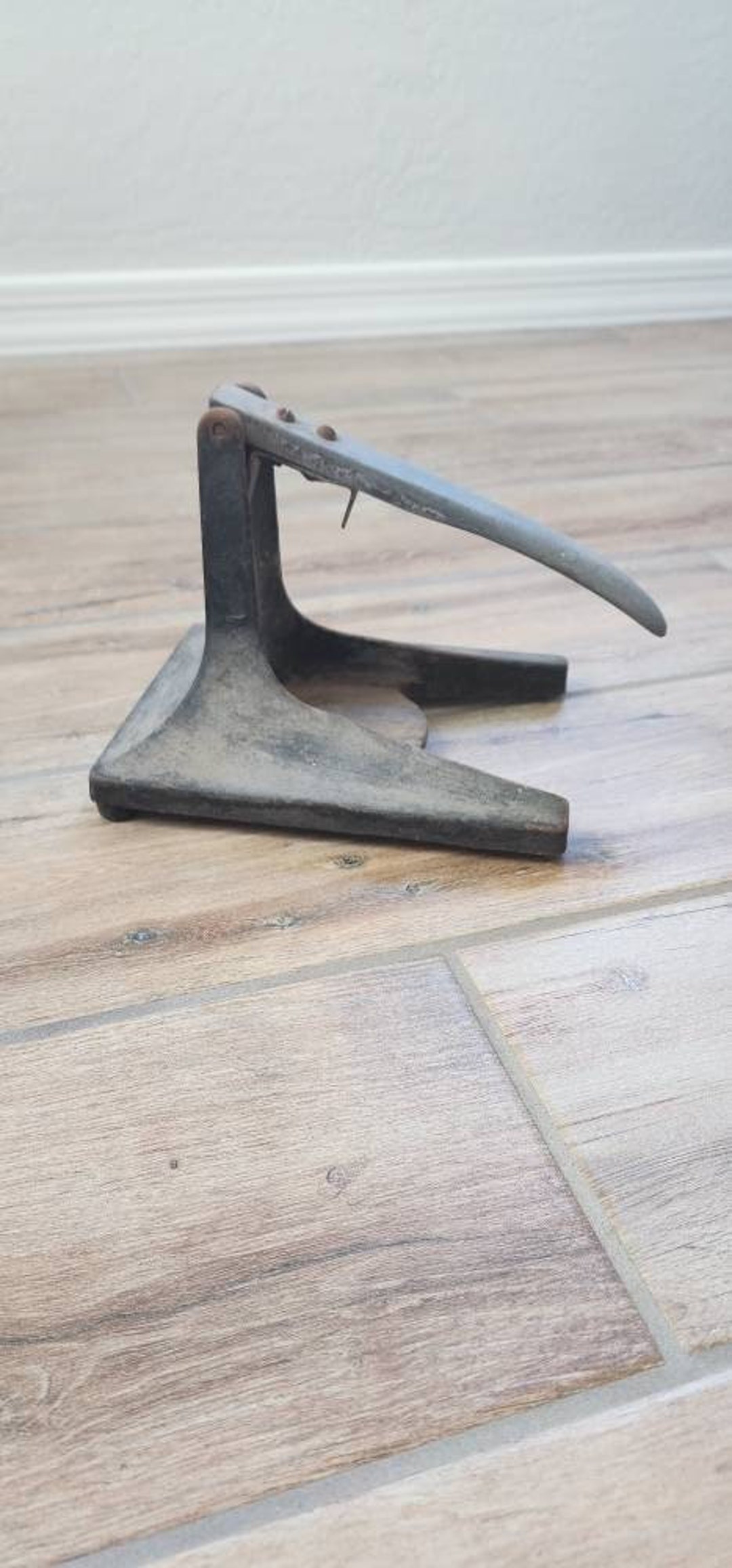 Vintage Cast Iron Can Opener, Bar Counter Top, Beer Cans, Pub, Barware ...