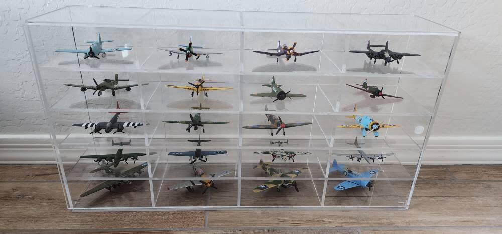 Vintage WWII Die-cast Propeller Plane Collection With Case. Maisto ...