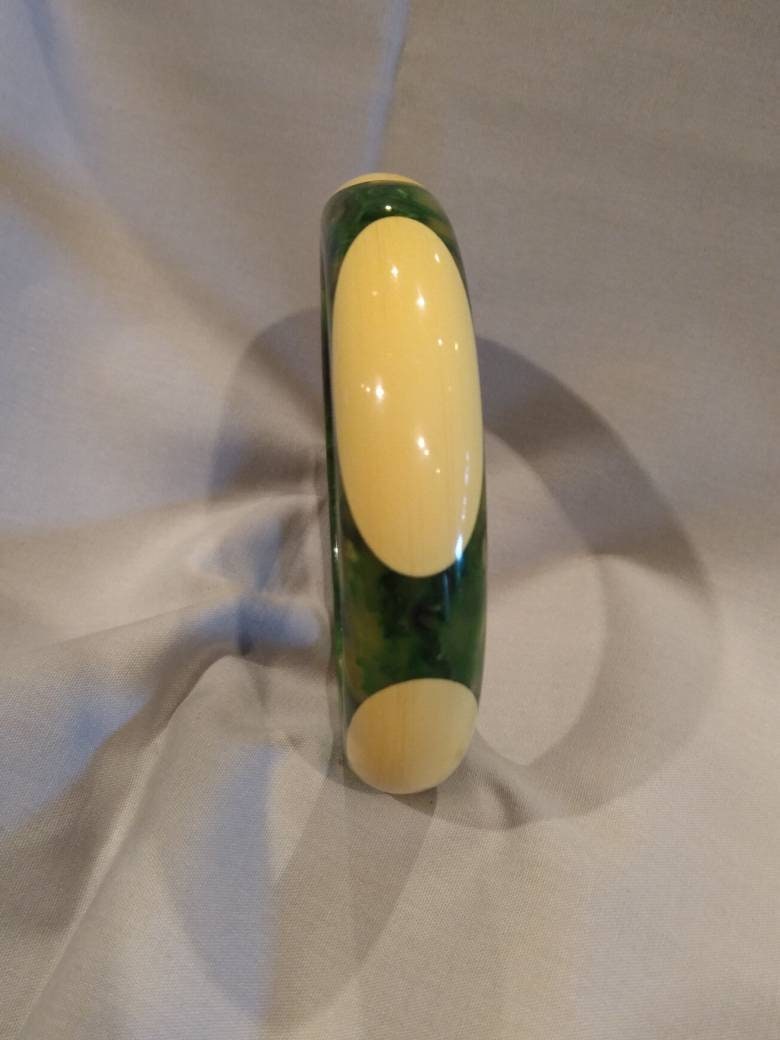Mottled/marbleized Green Oval Dot Bakelite Bangle, Artist Signed Pantti ...