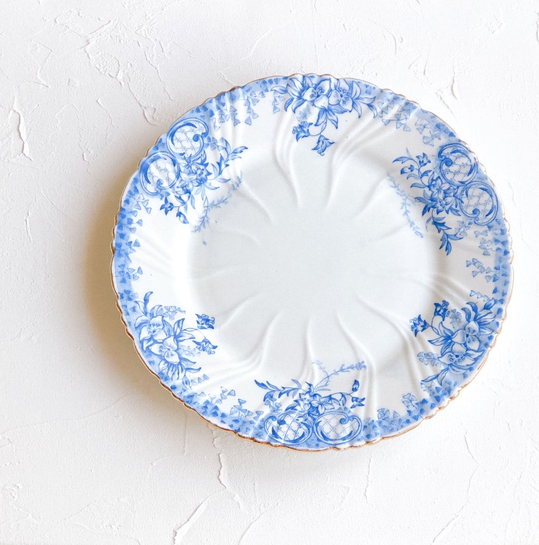 Antique Cake / Side Plate ~ Wedding Food Photography Flat Lay Styling ...