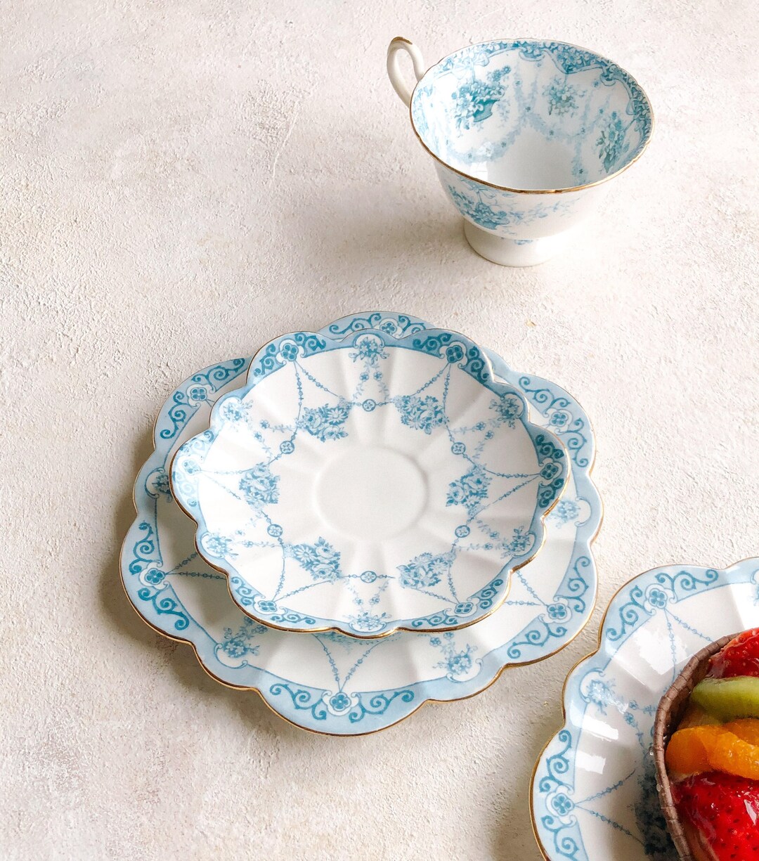 Antique Saucer Roses Swags & Garlands Wedding Photography Flatlay ...