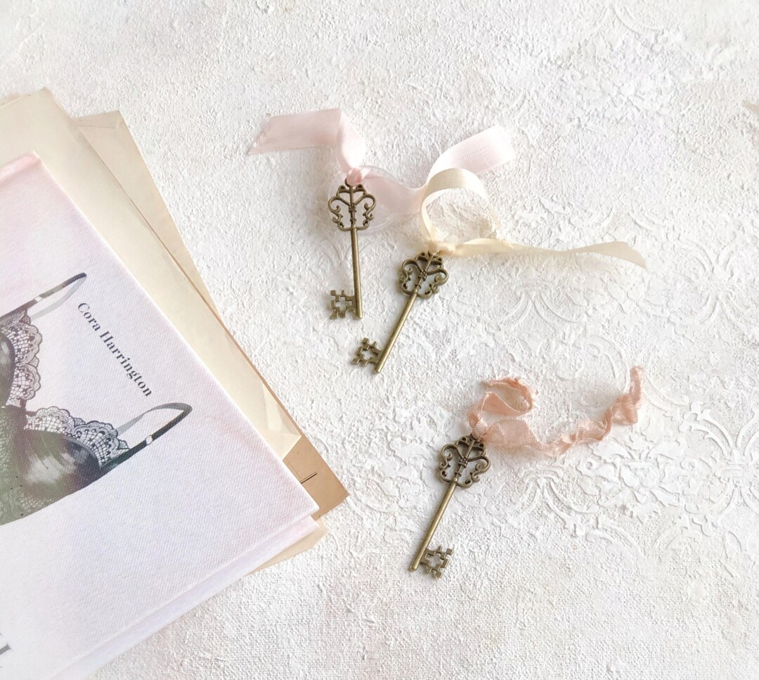 Baroque Style Metal Key Antique Gold ~ Fine Art Wedding Photography ...