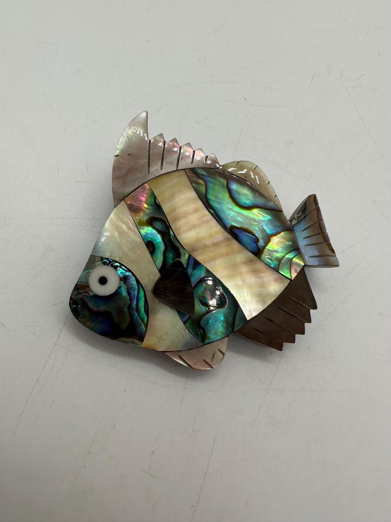 Vintage Thailand made abalone shell fish brooch - Gem