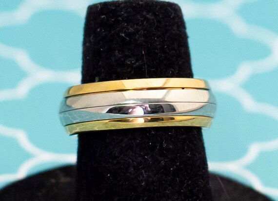 Vintage 2 Tone Asexual Ring, Gold Tone Ring, Silver T… - Gem