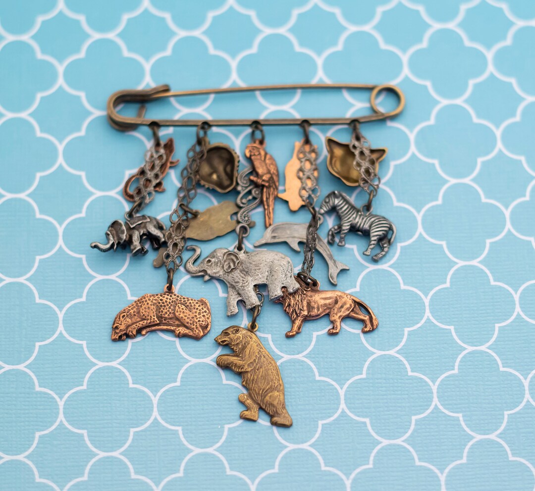 Vintage Animal Kingdom Pin - R2 - Etsy