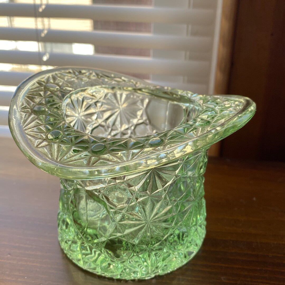 Vintage Fenton Green Glass Dairy Button Starburst Top Hat Candle Votive ...