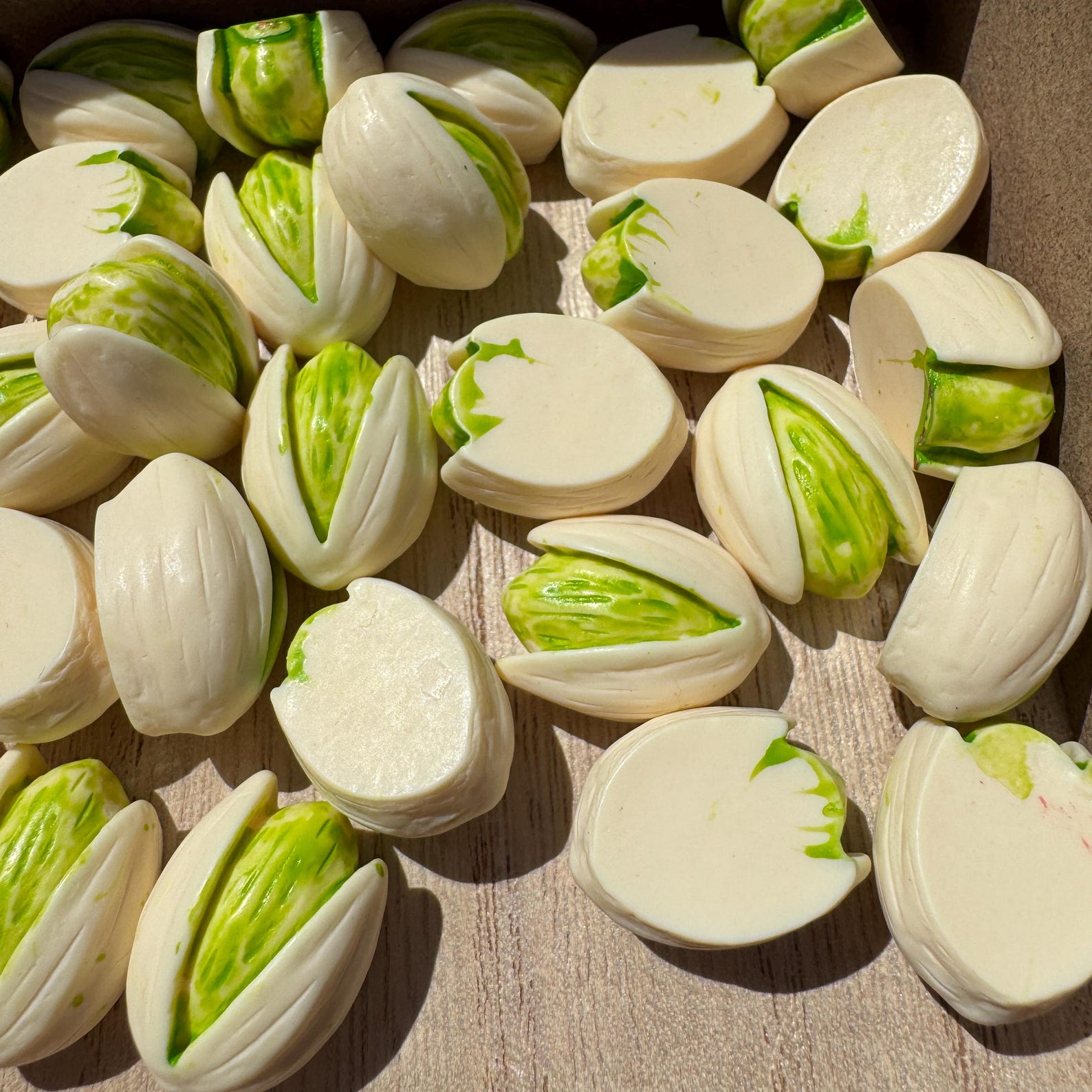5pc Realistic Pistachio Charms , Decoden Food Charms, Nuts Cabochons ...