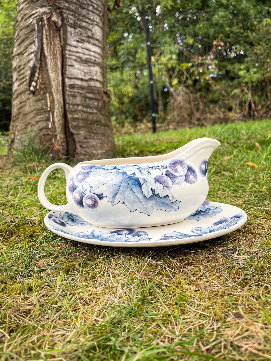 Ceramic White Blue Grapes Gravy Boat, Saucer, and Large Centrepiece ...