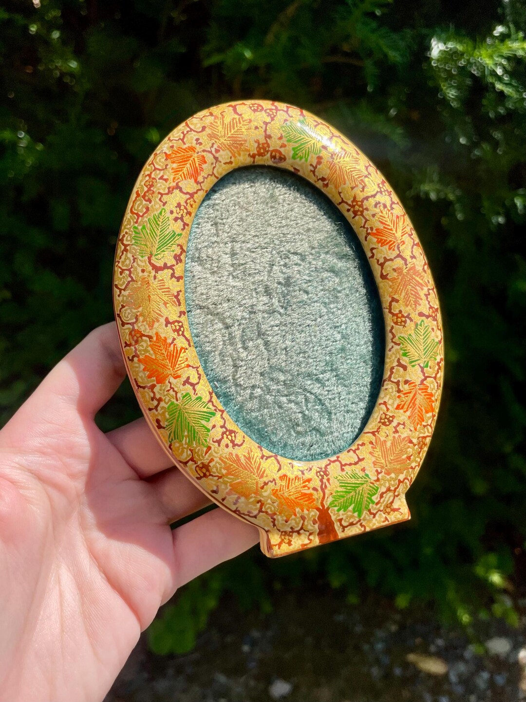 Oval Photo Frame - Hand-painted - Maple Leaf - Wooden Art - Felt Lined ...