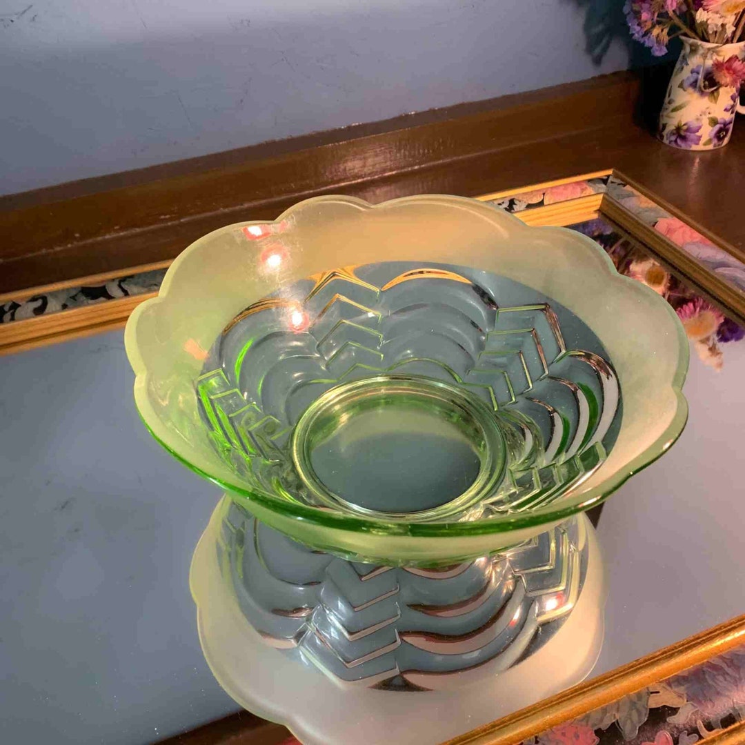 Flower Petal Art Deco Bowl Glass Green Depression Cottage Core Petal ...