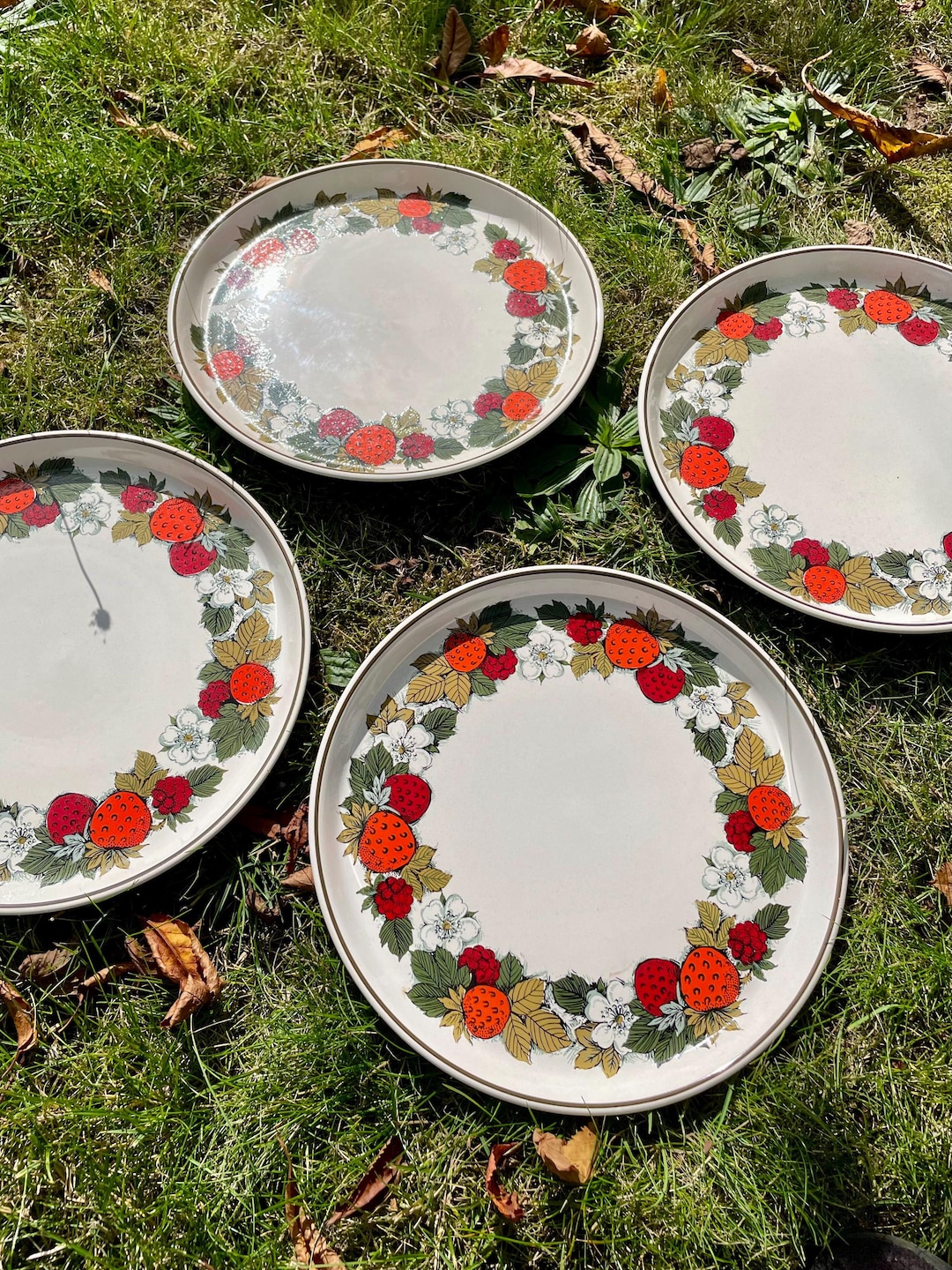 Strawerry Set of Four Plates Simpsons of England United Kingdom UK - Etsy