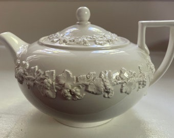 Wedgwood Queensware Teapot - Etsy UK
