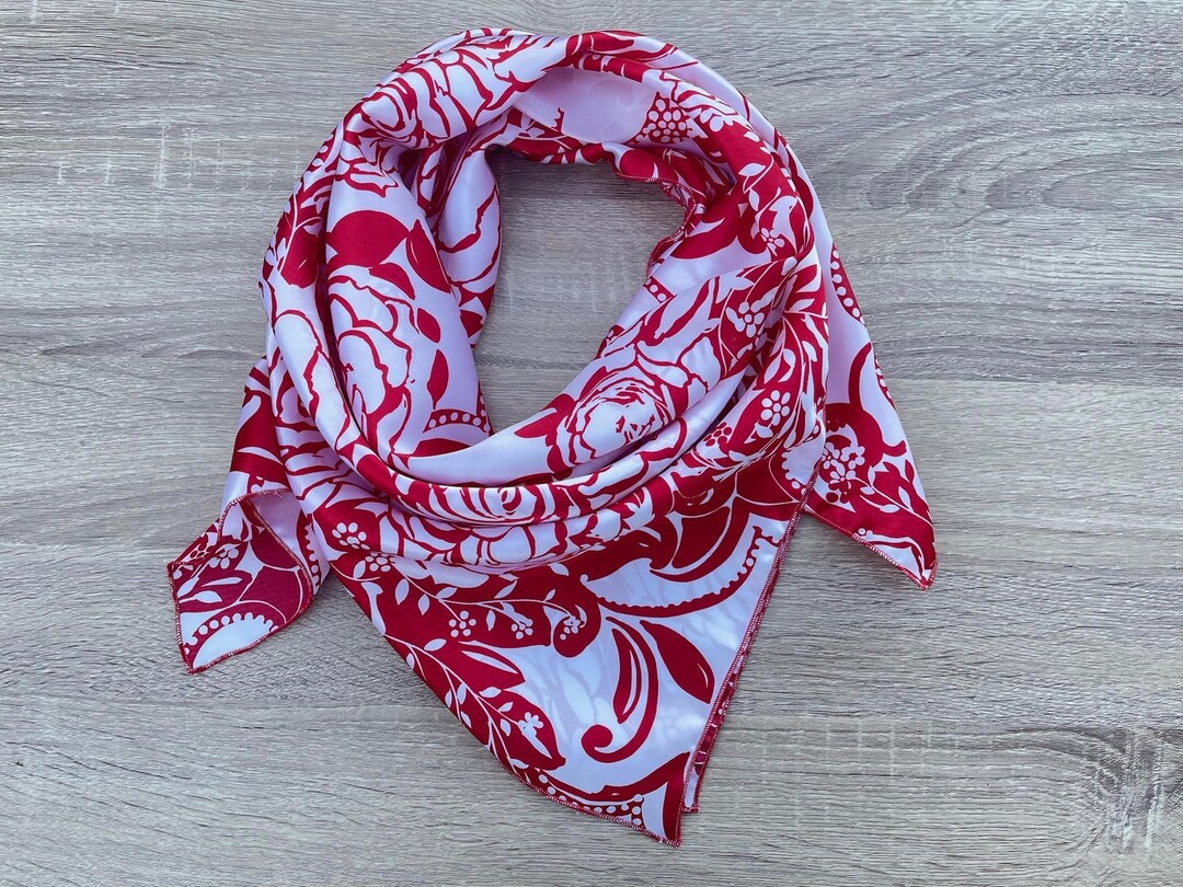 ROSES PRINT WILDRAG/ Beautiful Red and White Wild Rag /western Wear ...