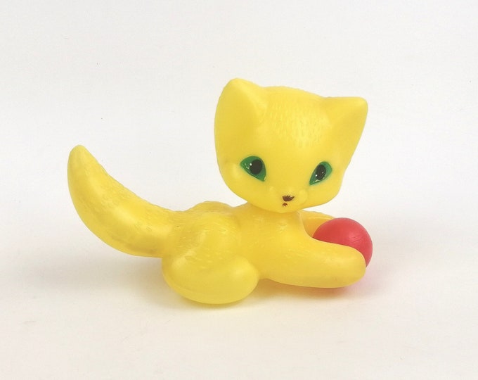 Gato com bola brinquedo de plástico vintage URSS conto de fadas de ...
