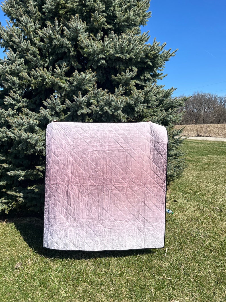 An Agnes Quilt Pattern. Brand New and Machine Quilted Using a Grid ...