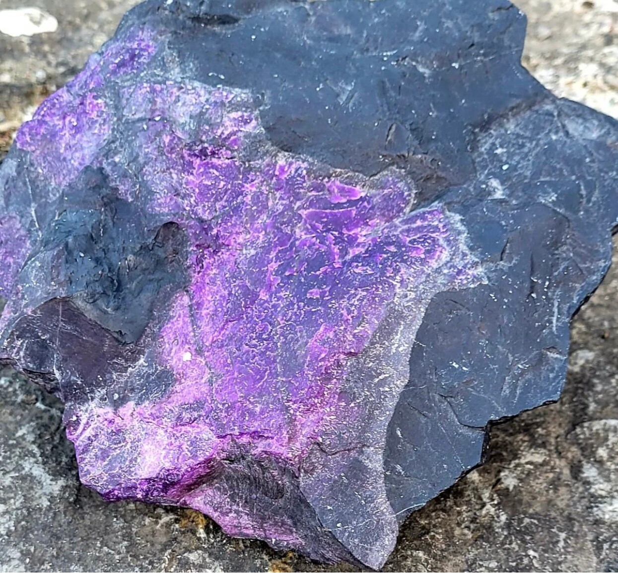 Sugilite 1.85kg - Etsy