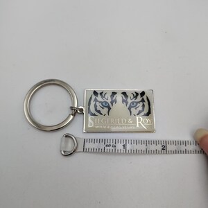 Vintage Siegfried and Roy Mirage Las Vegas Keychain Souvenir Gift White ...