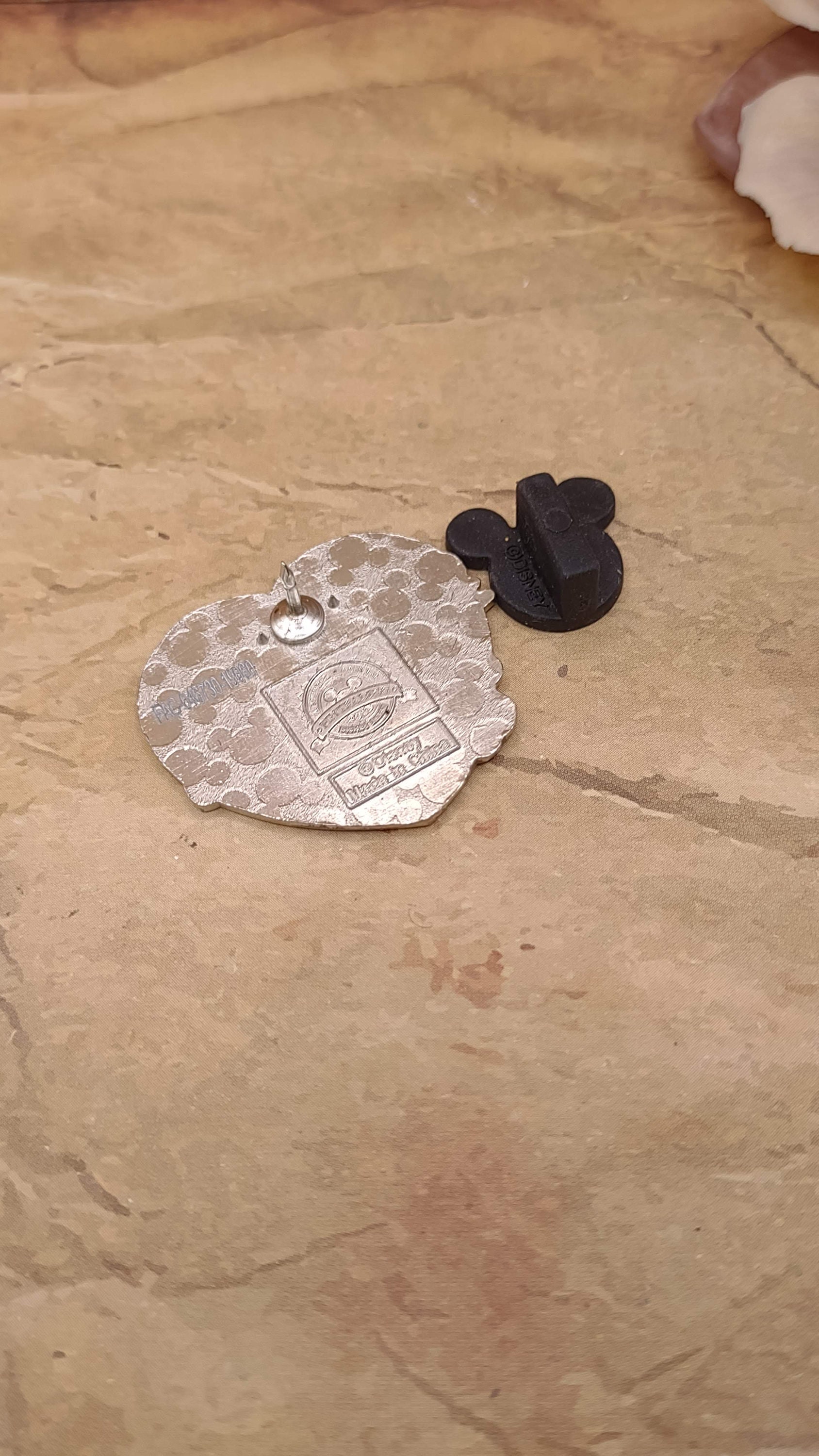 Disney Villains Queen of Hearts King of Hearts Alice in Wonderland Pin ...