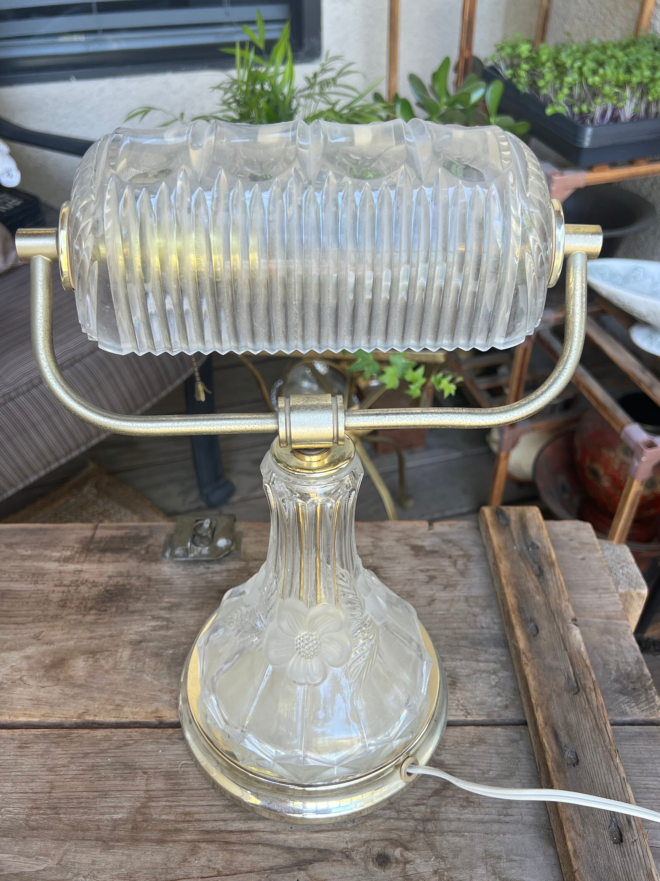 Anna Hutte Bleikristall Floral Glass Banker's Style Desk Lamp With Pull ...