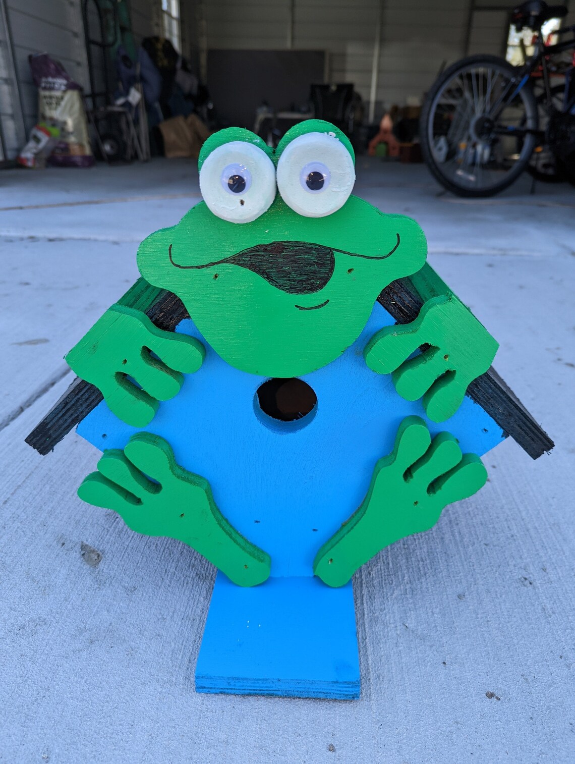 Frog Birdhouse - Etsy