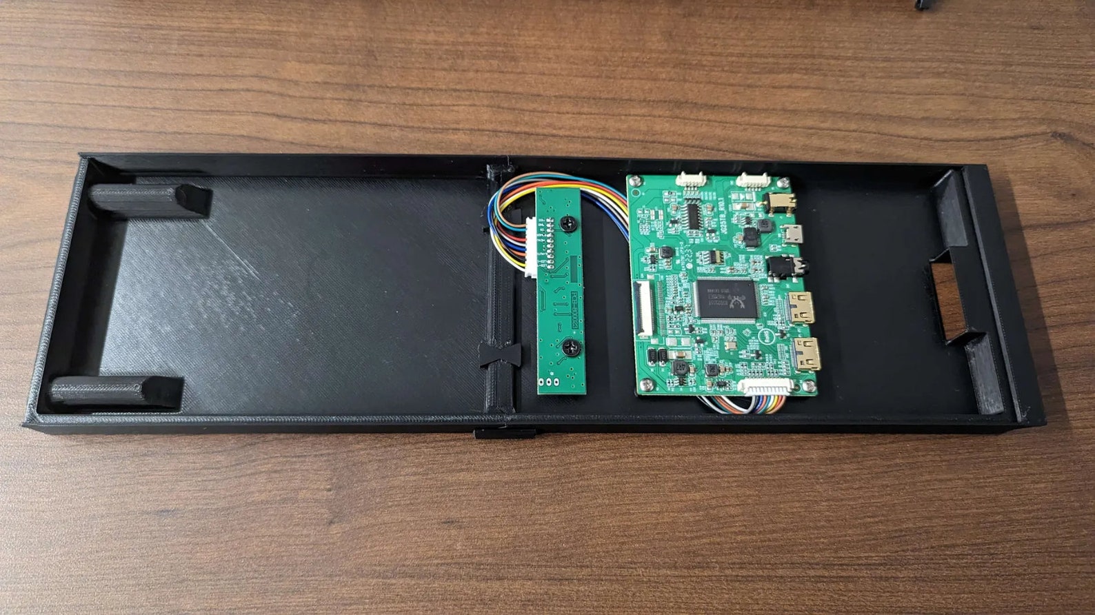 Hyte Y60 LCD Mount Vrojo PLUS - Etsy