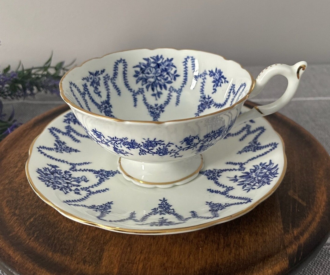 Vintage Coalport Bone China England Blue and White Swag and Gold Teacup ...