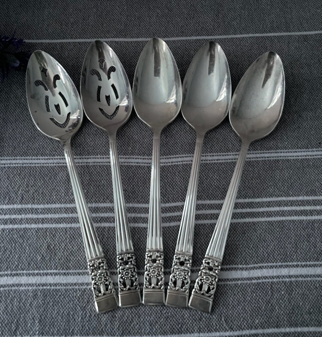 Vintage Community Oneida Coronation Silver Plated Slotted 2 and Serving ...