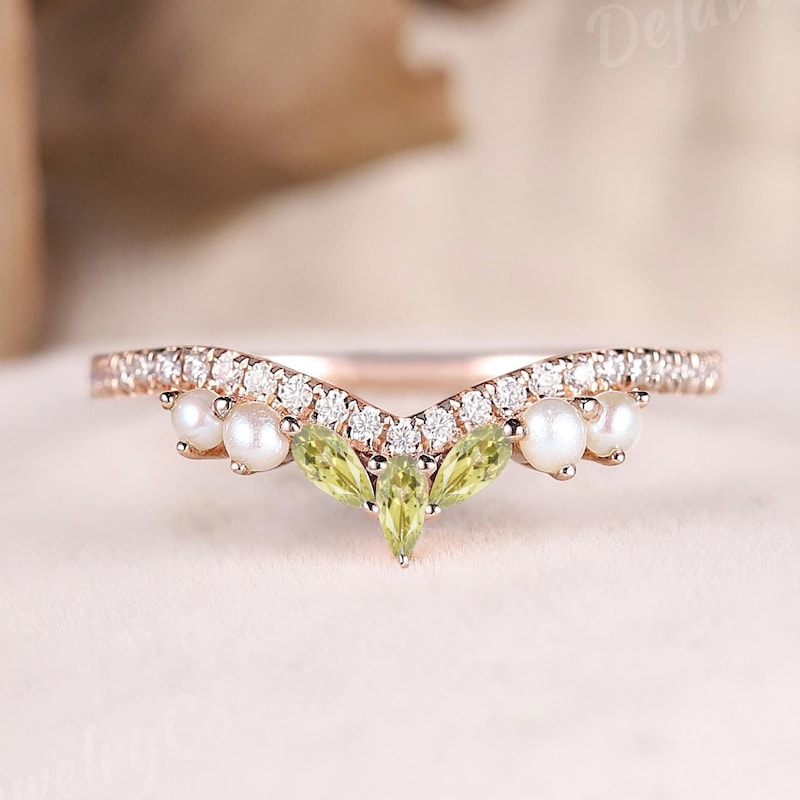 Pearl Band Peridot - Etsy