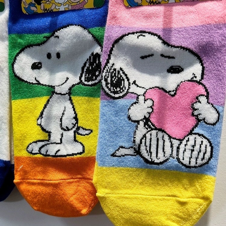 Snoopy Dog Peanuts Charlie Cartoon Characters Animal Cute Cool Funny ...