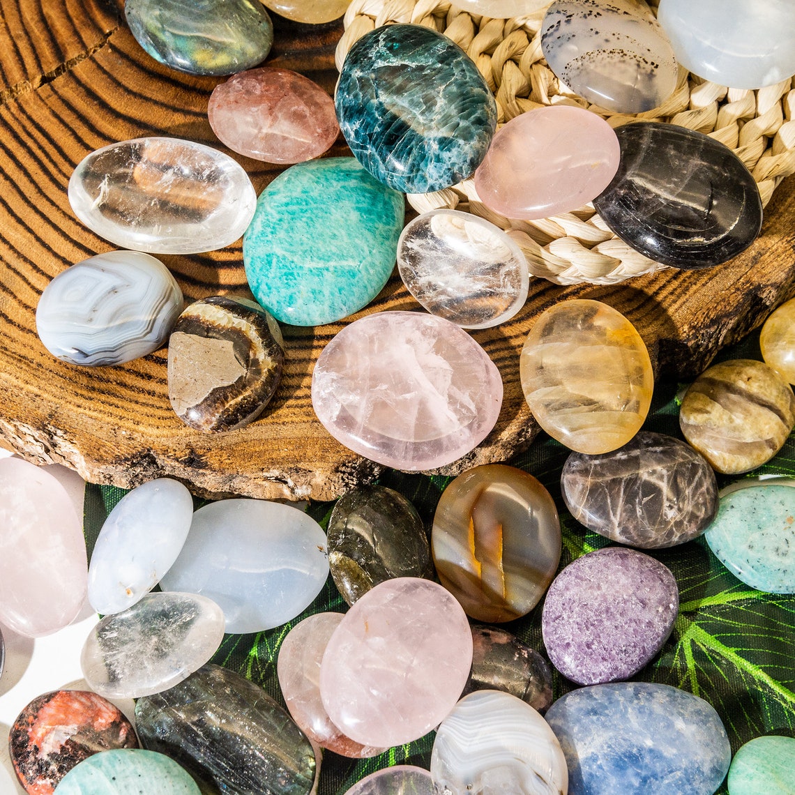 Natural Mixed Crystal Palm Stones: Healing Crystals, Home Decor - 1 Lb ...