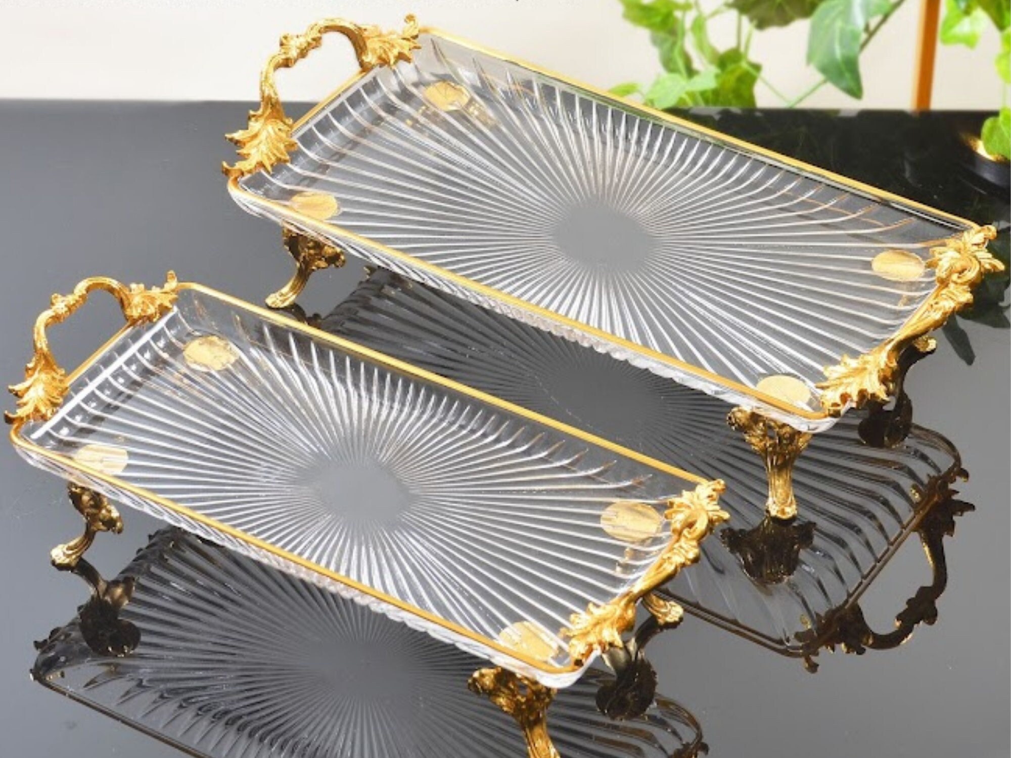 Enhance Your Table Setting With the 2-piece Gold-adorned Glass Serving ...