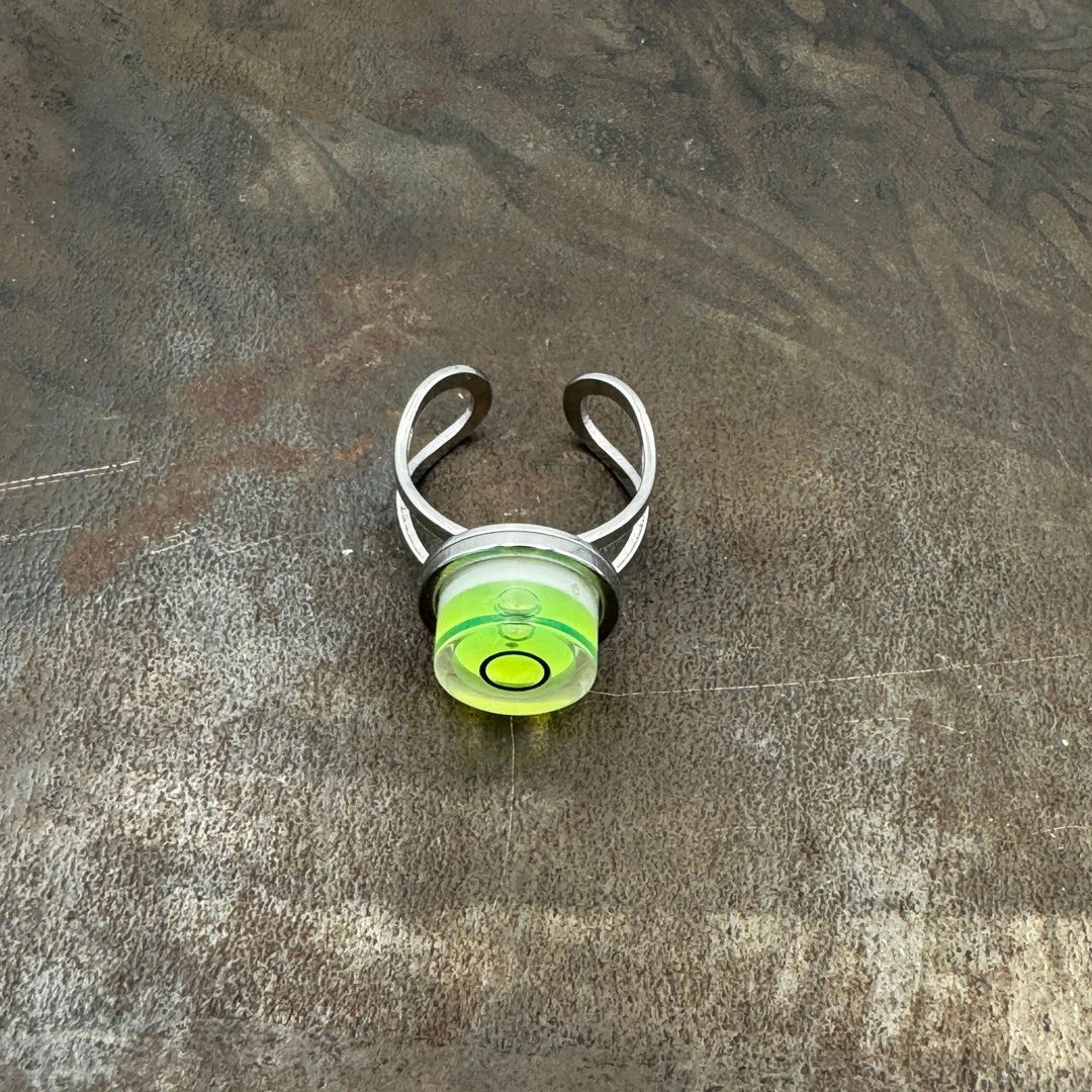 Functioning Round Spirit Level Ring. Unique Gift for Engineers ...
