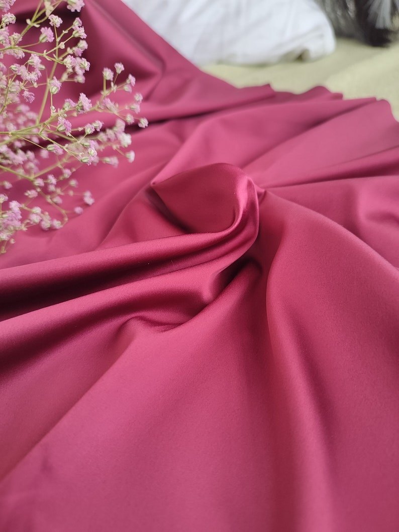 Rot Satin elastischer Stoff zum Nähen von Dessous, Atlas, Seide ...