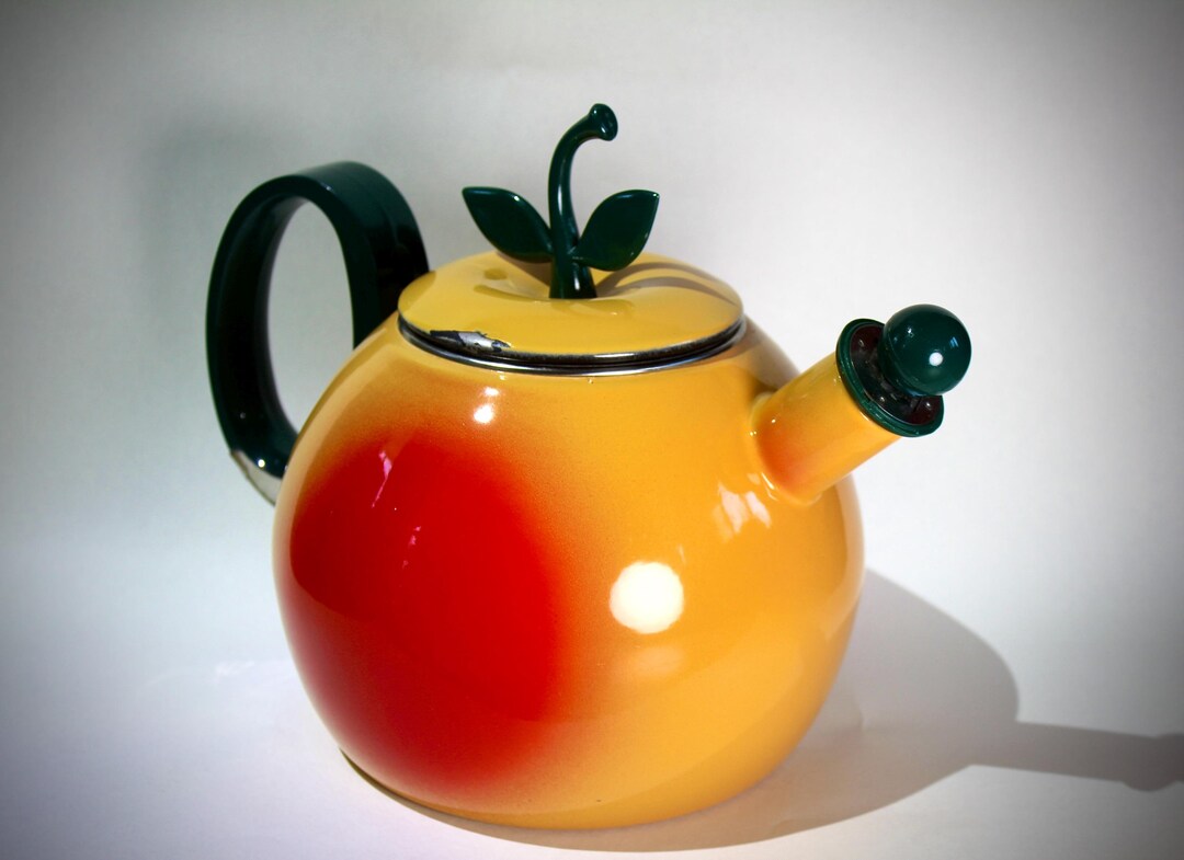 Vintage Apple-themed Enamel Teapot – Retro Fruit Kitchen Decor - Etsy