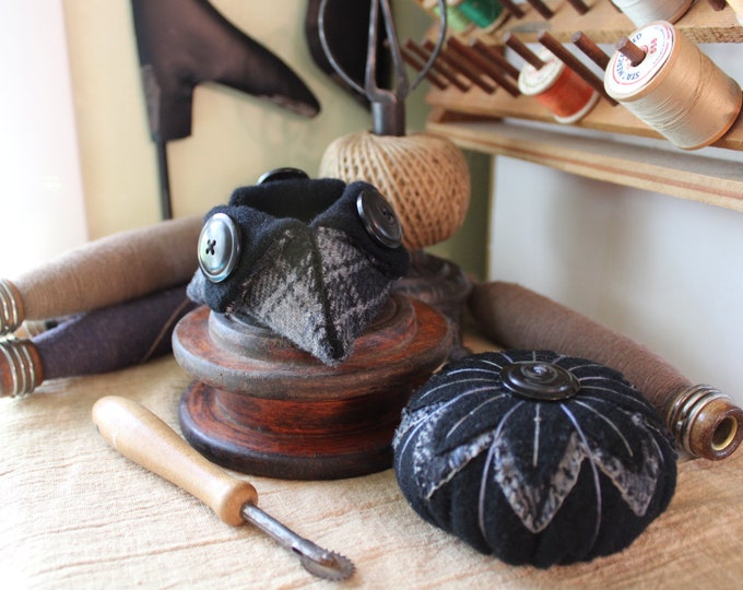 Pin Keep and Snippet Bowl Set/ Upcycled Wool/ Crushed Walnut Shells - Etsy