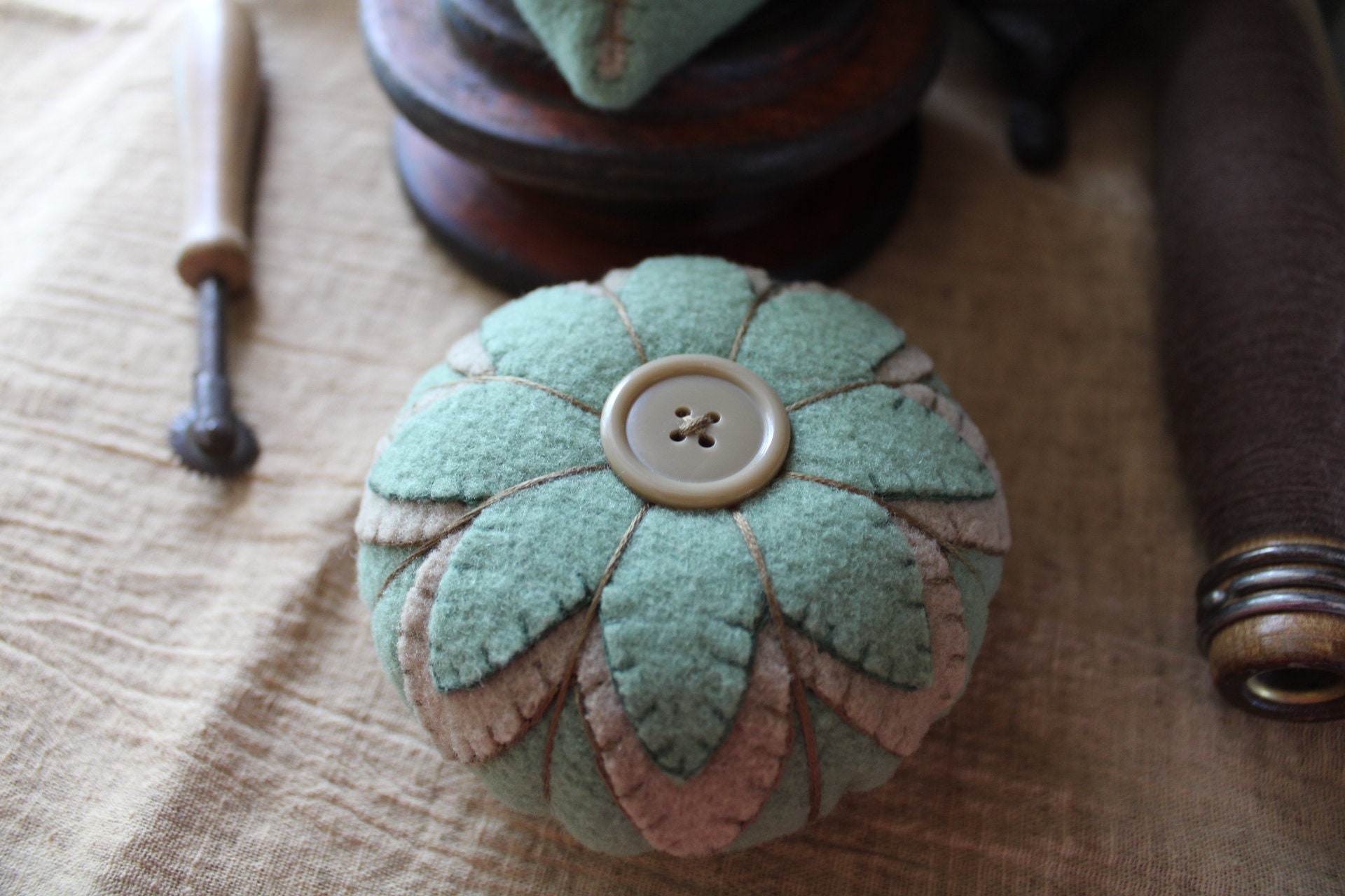 Pin Keep and Snippet Bowl Set/ Upcycled Wool/ Crushed Walnut Shells - Etsy