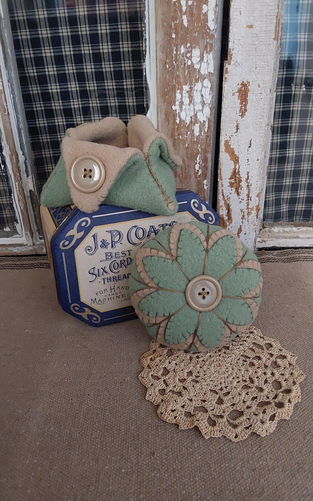 Pin Keep and Snippet Bowl Set/ Upcycled Wool/ Crushed Walnut Shells - Etsy