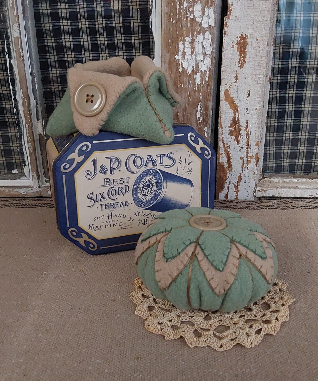 Pin Keep and Snippet Bowl Set/ Upcycled Wool/ Crushed Walnut Shells - Etsy